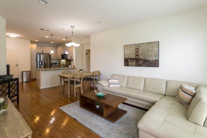 Bright & Cozy 2-bd With Amenities In Carmel Valley - Del Mar, CA