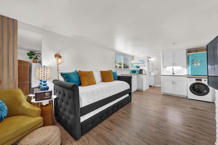 Medium Term Studio/washer&dryer In Unit/ 30+day - Reno