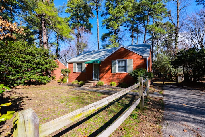 Quiet Charming 3 Bdrm 1 Bath Home In Prime Loc - Richmond, VA