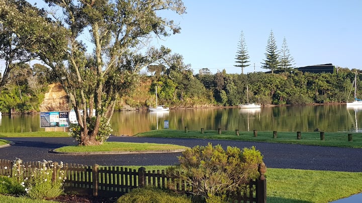 Peaceful Cottage By The Water In Te Puna, Tauranga - Ōmokoroa