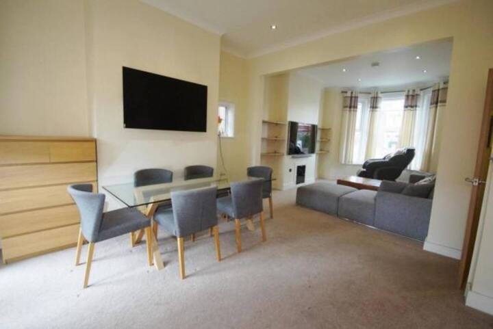 Modern Alternative Living/sleeping Experience - Southport