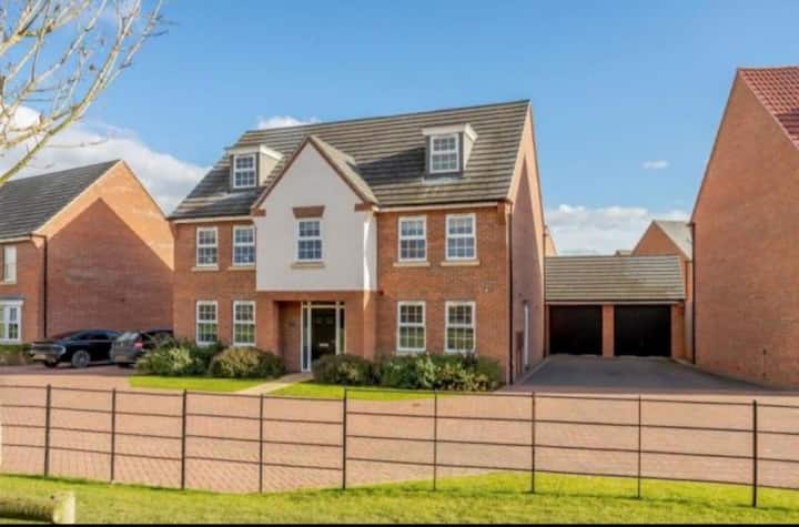 Huge Cosy And Inviting Property - 欣克利