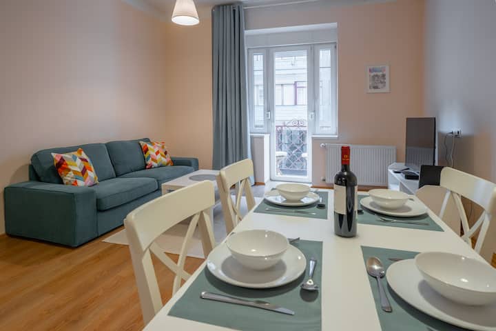 2 Bedroom Apt (77sq M) Nr Danube - Budapest