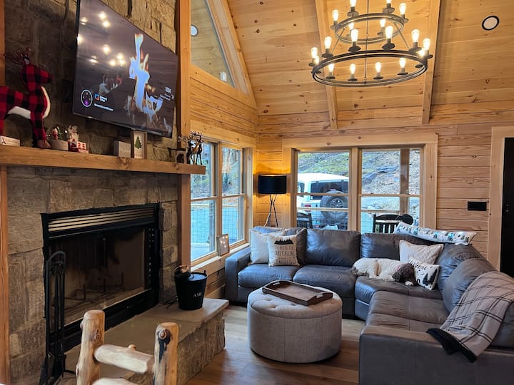 Warm Welcomes Cabin On Poplar - Beech Mountain, NC