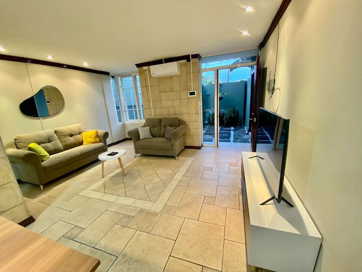 Apt 5stars Ac+wifi, Great Location, @Sansalvador - San Salvador