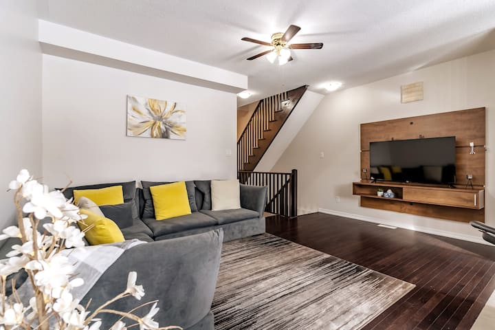 Modern Elegance ~ 4br Townhouse ~ Brampton East - Brampton