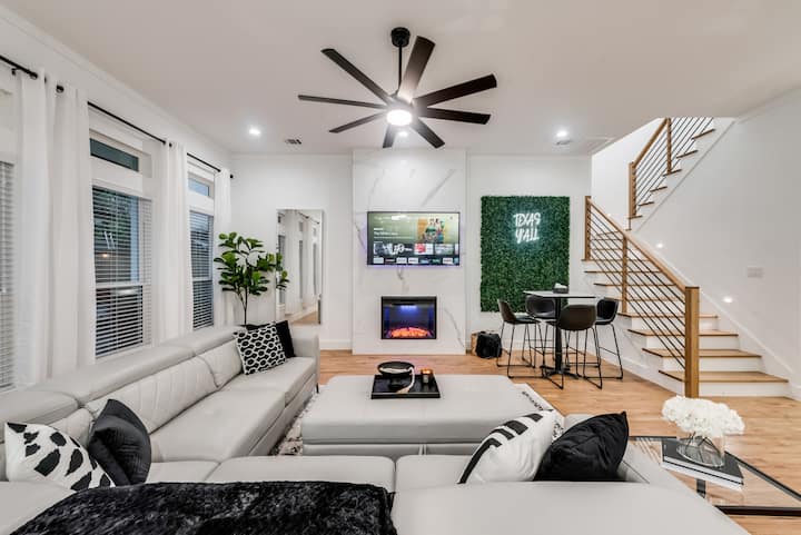 Rodeo Drive - Luxury! Hot Tub, Pool, Fire Pit - Dallas, TX