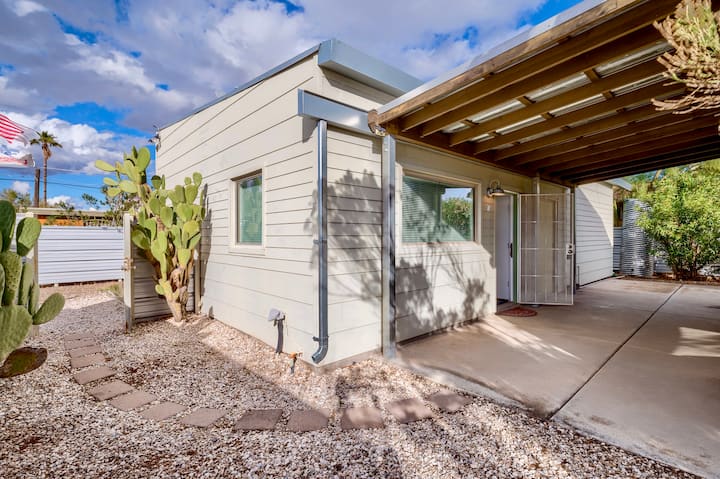 Mid-town Quietude - Tucson, AZ