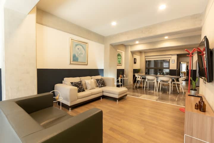 P1-great Centrally-located, Spacious 9-person Apt. - Mexico City