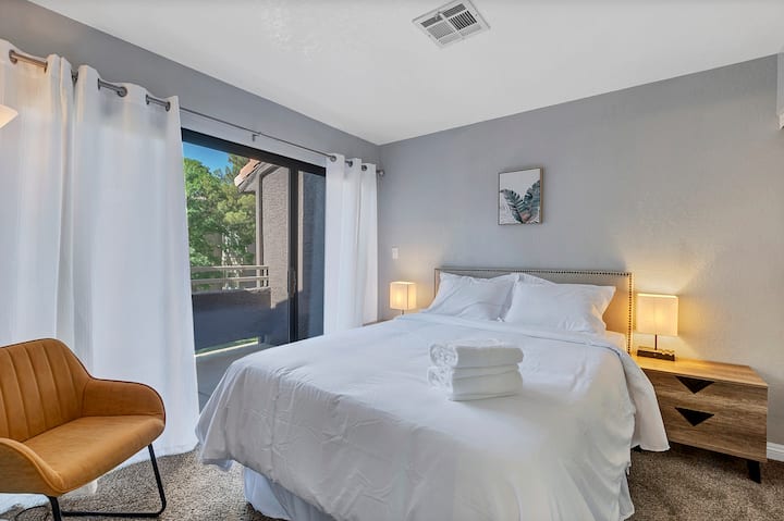 Superhost Monthly Rental With 2 Bedrooms U009 - Las Vegas, NV