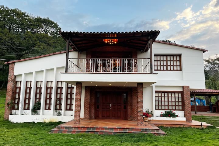 Cómoda Casa Campestre Vacacional - Barichara