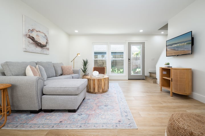 Be A Nomad | Newly Renovated | 2 Bd Steps To Bch - Jacksonville Beach, FL