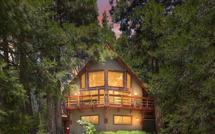 Deer Run Cabin · Lake Access · Game Room - Lake Arrowhead, CA