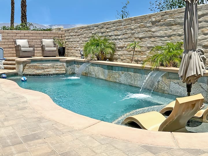 Casa Bella Majestic Mountain Views - Extended Stay - Indio, CA