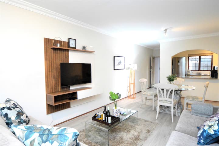 Garden Apartment 1km To Convention Center - Sandton