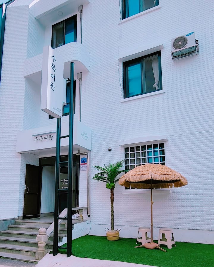 강릉 수목여관(2인실 더블룸-개인실) - Gangneung-si