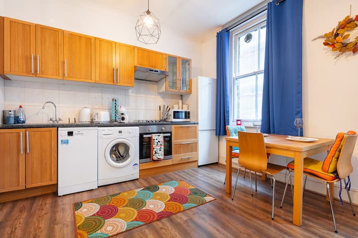 <|>- Aircon Apt In The Heart Of Central London-<|> - Central London