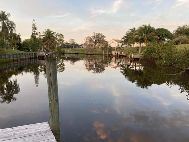 Summer House / Cottage Pool /Piscine & Canal View - ポートセントルーシー, FL