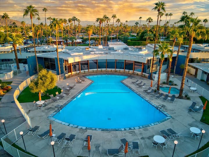 Mid-mod Oasis - Palm Springs, CA