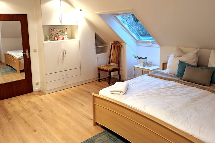 Helles Gartenblick Zimmer | Top Angebunden Im Grün - Ahrensburg