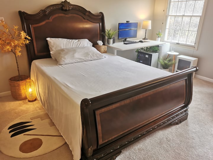 Splendid Master Bedroom - Reston, VA