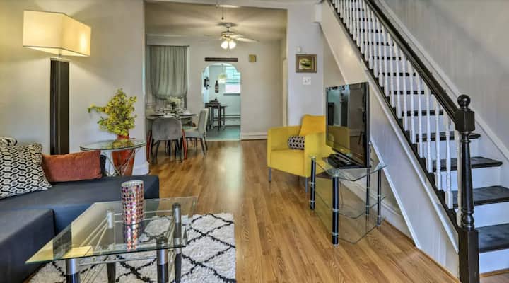 Cozy Furnished Home In South Philly - Philadelphia, PA