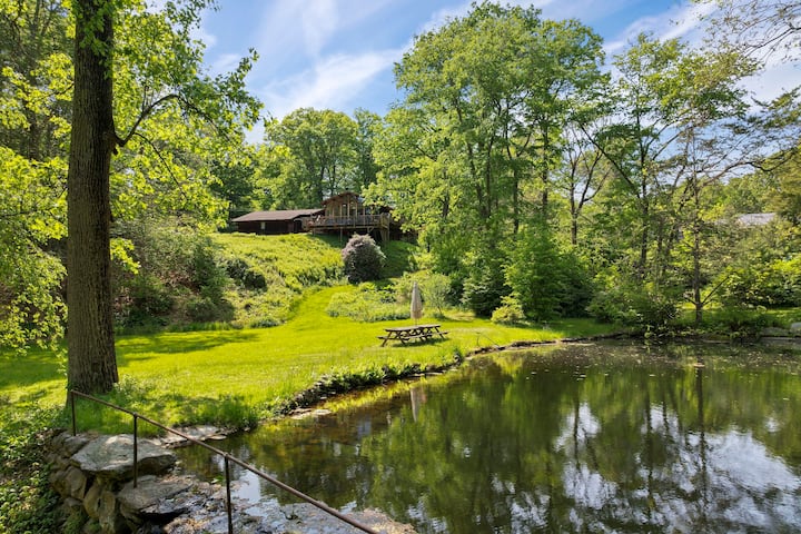 Connecticut Chalet - Private Pond, Firepit, Views! - Connecticut