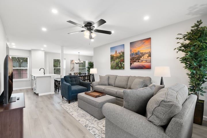Stylish 3br/2ba With Large Pool In Heart Of Soco! - Austin, TX