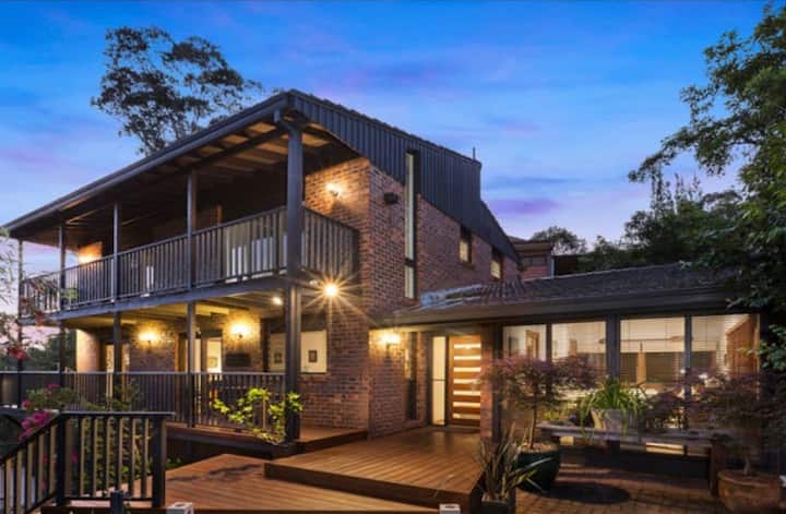 Leafy Quiet Retreat With A Pool - Hornsby