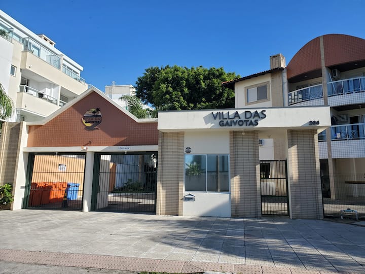Descanse Com A Família A 150 Mt Da Praia - Florianópolis
