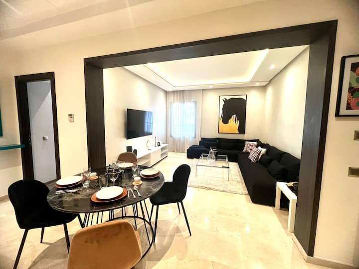 Best In Town 12 | Urban Racine · Elegant City Spot - Casablanca