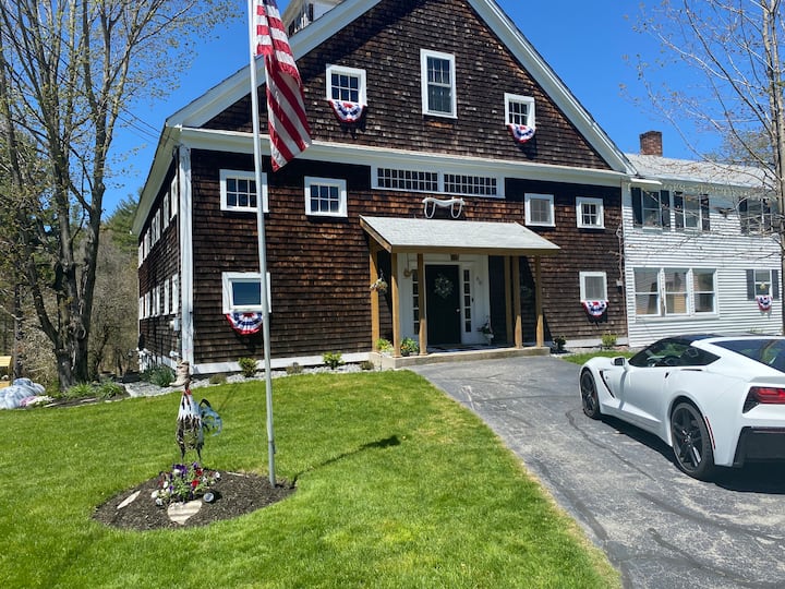 Cozy Farmhouse Charm (2 Bdrm Apt) - Brookline, NH