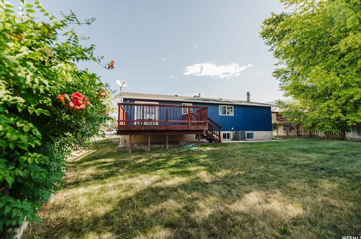 Comfortable & Spacious Retreat - Layton, UT