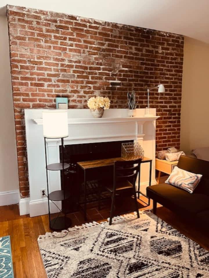 Boston Beacon Hill Studio Double Bed - Boston, MA