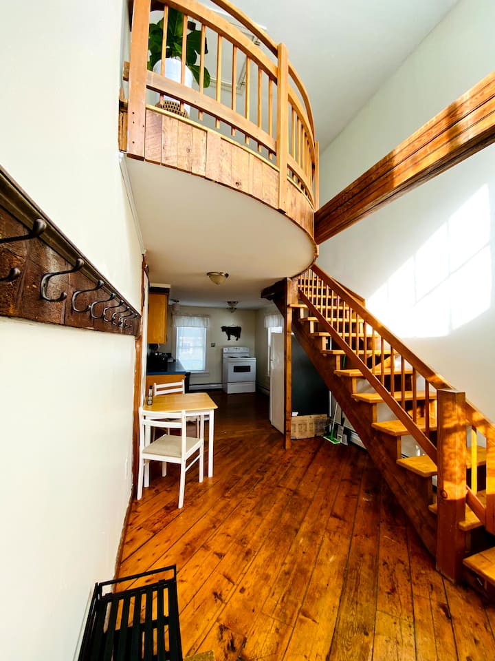 Cozy Downtown Keene Private Apartment - Keene, NH