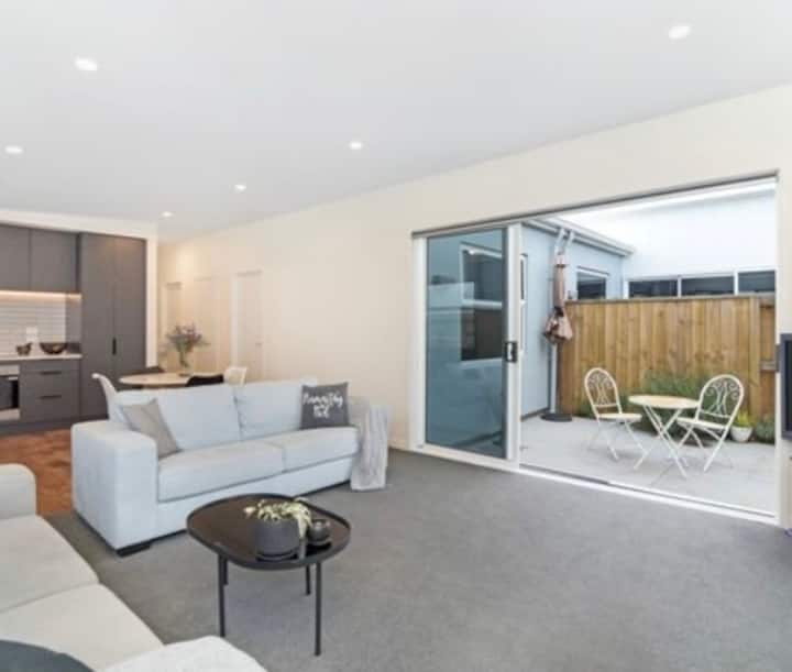 3 Bedroom Home - 10 Mins To Beach - Papamoa