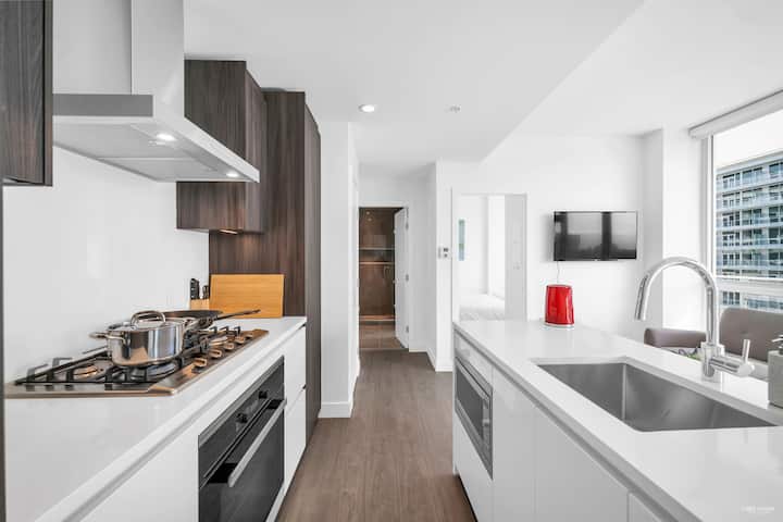 Brand New 1b+1b Condo/22 - Richmond, Canadá