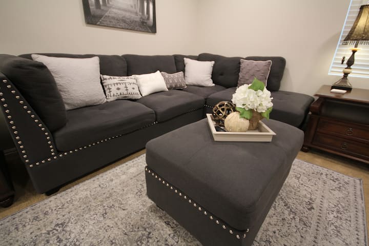 Full Kitchen, 2 Bedroom, Wa/dr, Separate Entrance - West Jordan