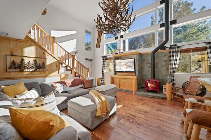 Luxury @ Mountain High: Charming Ski Town! - Mount Baldy, CA