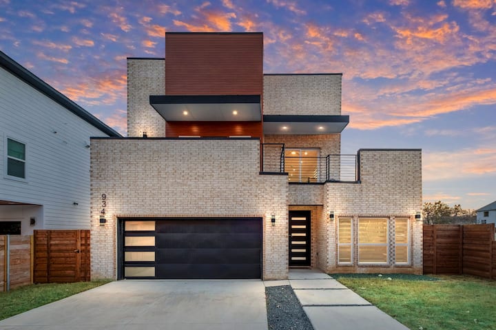 Trinity Groves Dallas 5 Br Home With Rooftop! - Dallas, TX
