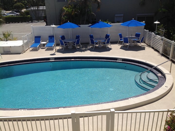 Sunny Pompano Beach - Pompano Beach, FL