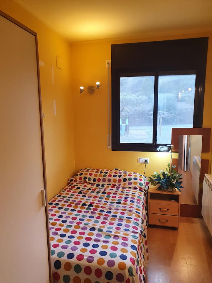 Louer Une Chambre Privée Dans Une Maison Familiale - Valls