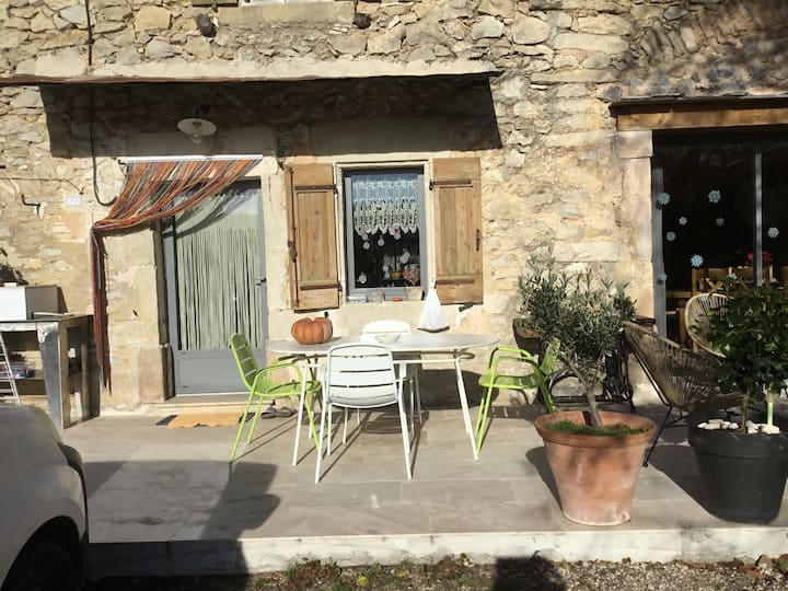 Jolie Maison à La Campagne - Uzès