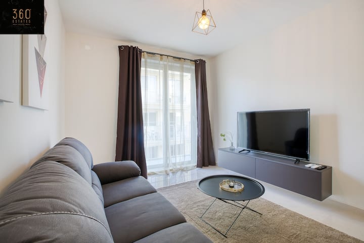 A Beautiful, New 2br Apt, Just Off The Promenade - Malta