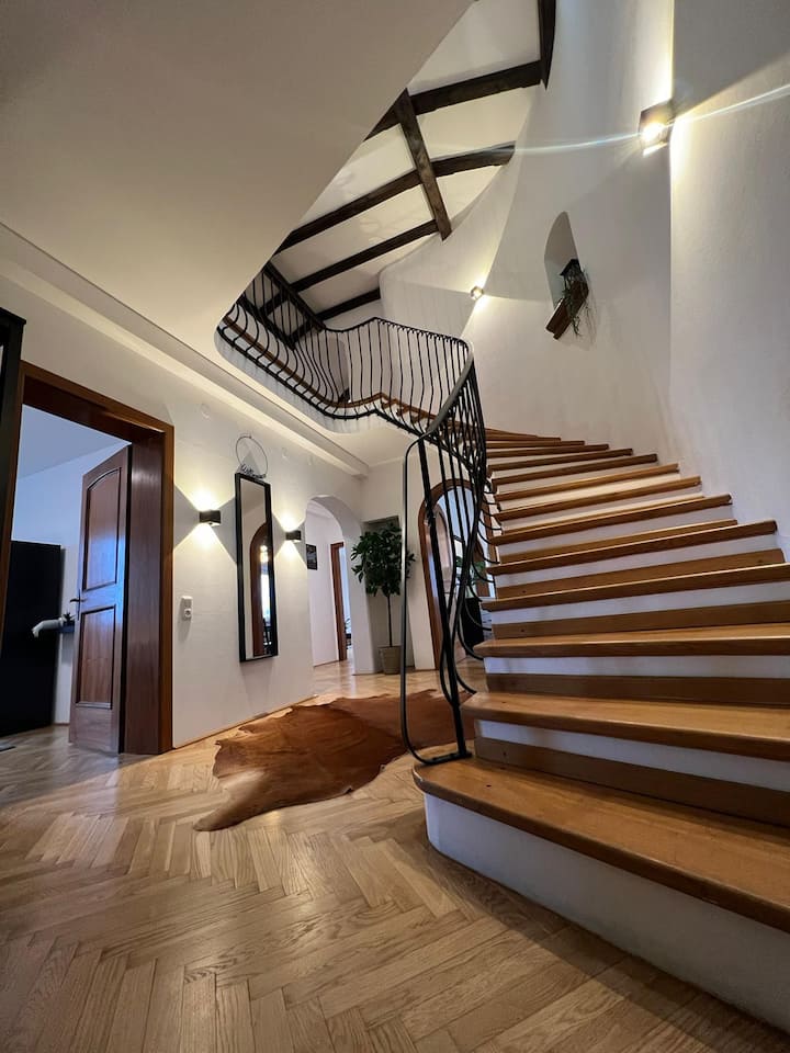 Maisonette Wohnung 220qm In Linz. - Leonding