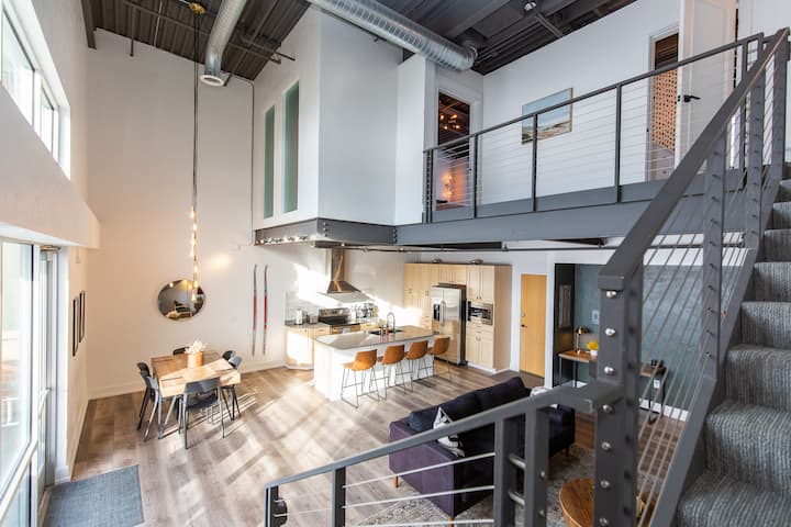 Gourmet Kitchen, Walk-in Shower And Amazing Views! - Bozeman, MT