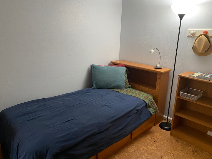 Another Cozy Room Near Sonoma State University - Rohnert Park, CA