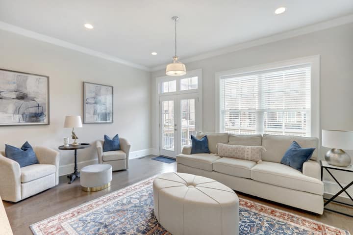Luxury Upper East River Home - 薩凡納