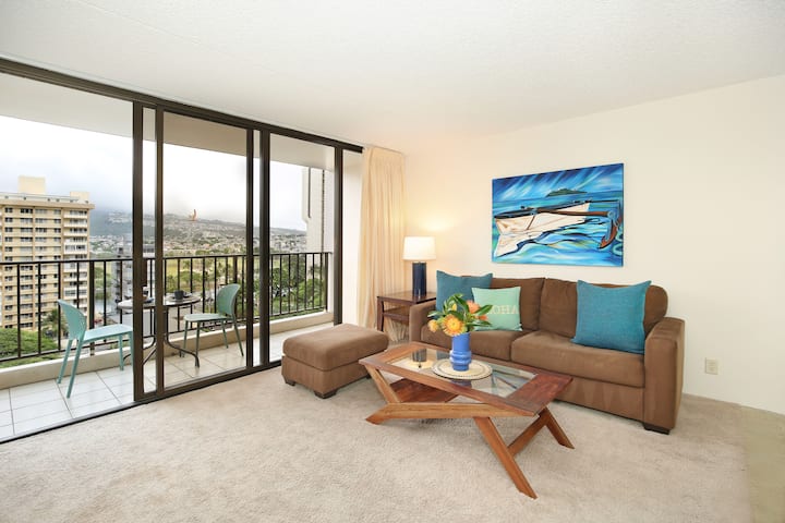 Waikiki Banyan #1105 Mountain View, Close To Beach - Honolulu