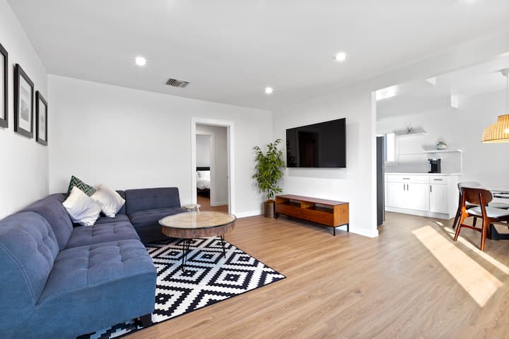 Spacious Modern Condo. Great Location. - El Segundo, CA